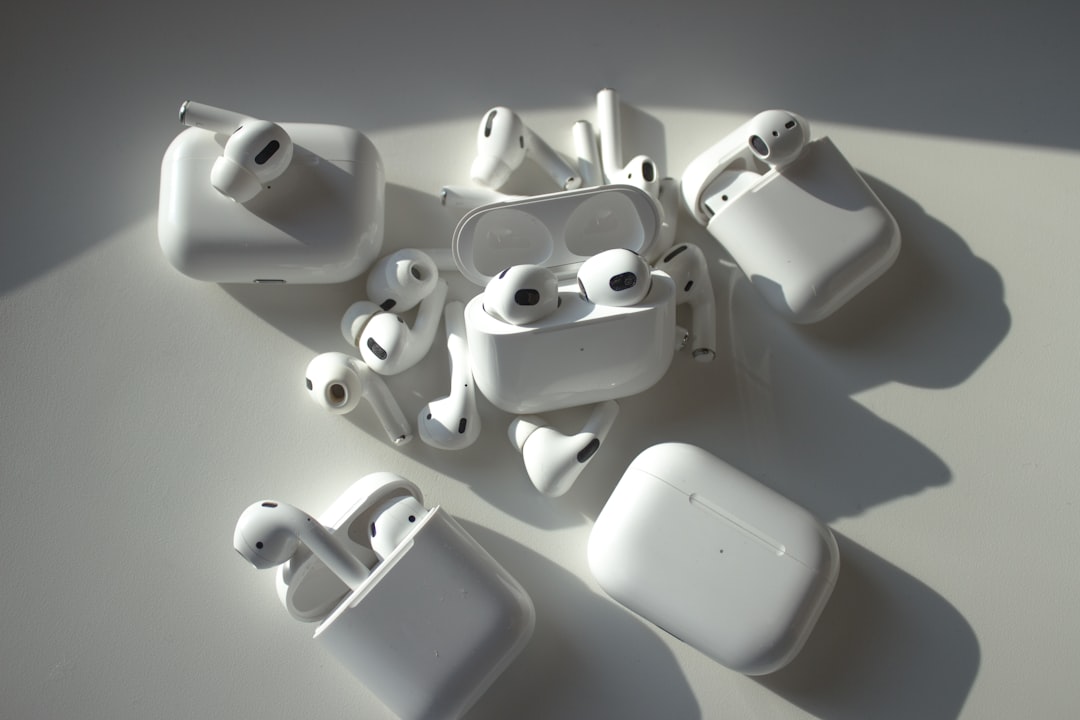 Apple AirPods Ultra e aggiornamenti firmware AirPods Pro 3 • Meteora ...